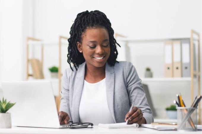 Concours Secrétaire Assistant Administratif 2025 : Niveau Bac, 50 ...
